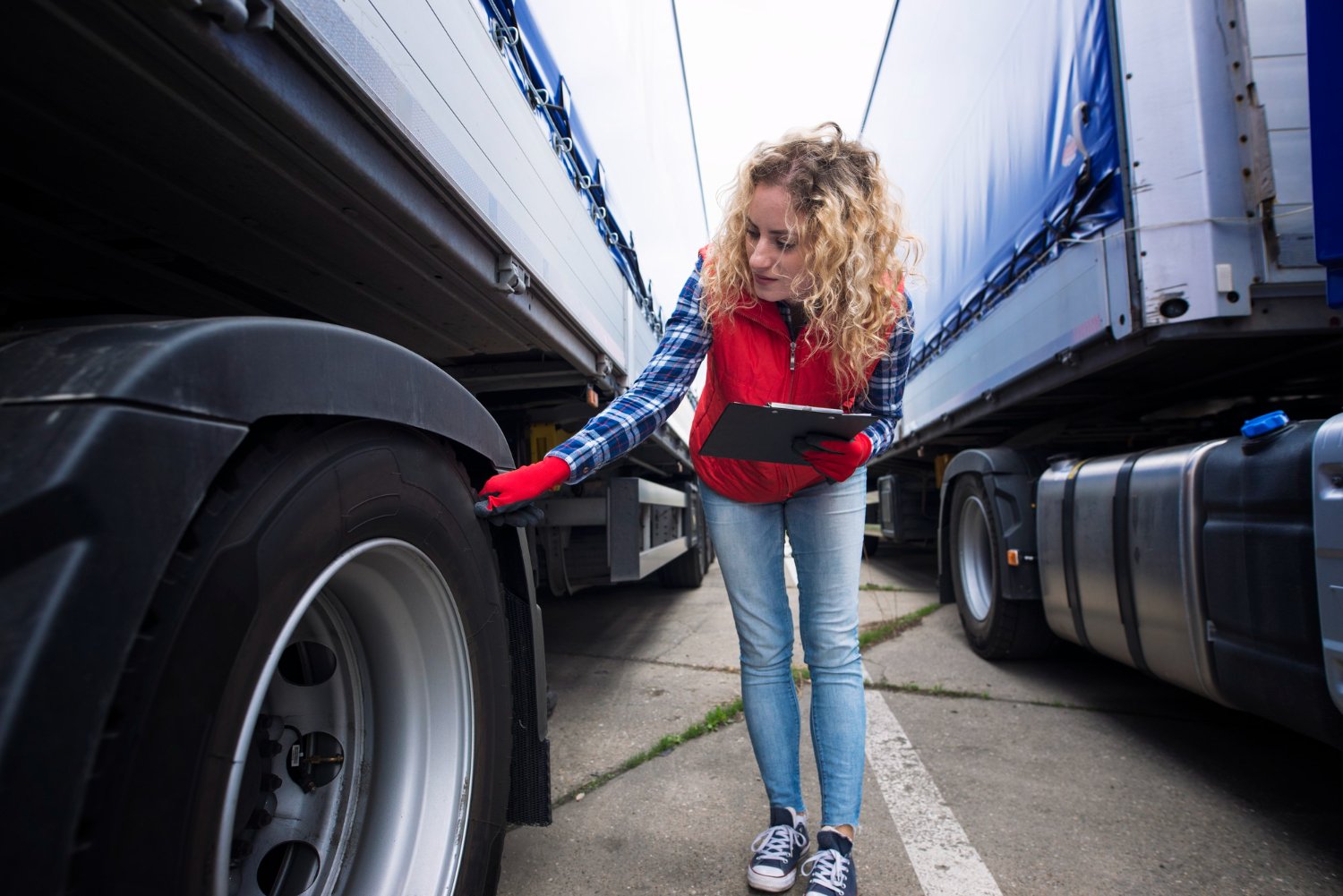 Troubleshooting Common Issues With Fifth Wheel Hitches - Entrusters